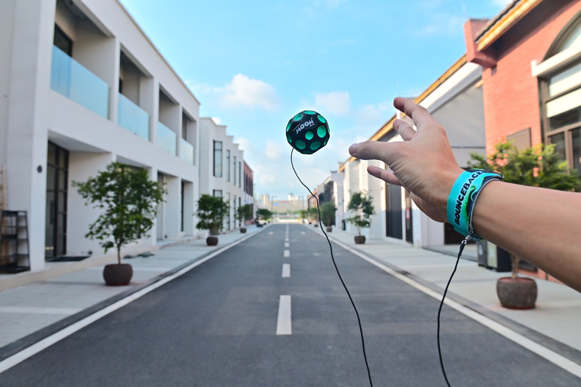 Bounceback x Moon Ball – Waboba